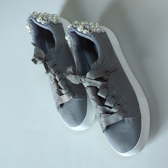 Steve Madden | Shoes | Steve Madden Gray Pearl And Rhinestone ...
